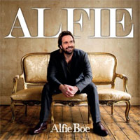 Alfie Boe apuesta nuevamente por clásicos del género en su nuevo álbum ‘Alfie’